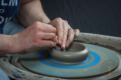 Throwing Pottery on a Pottery Wheel: Complete Beginner Guide