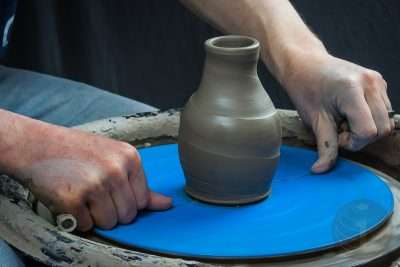 Throwing Pottery on a Pottery Wheel: Complete Beginner Guide