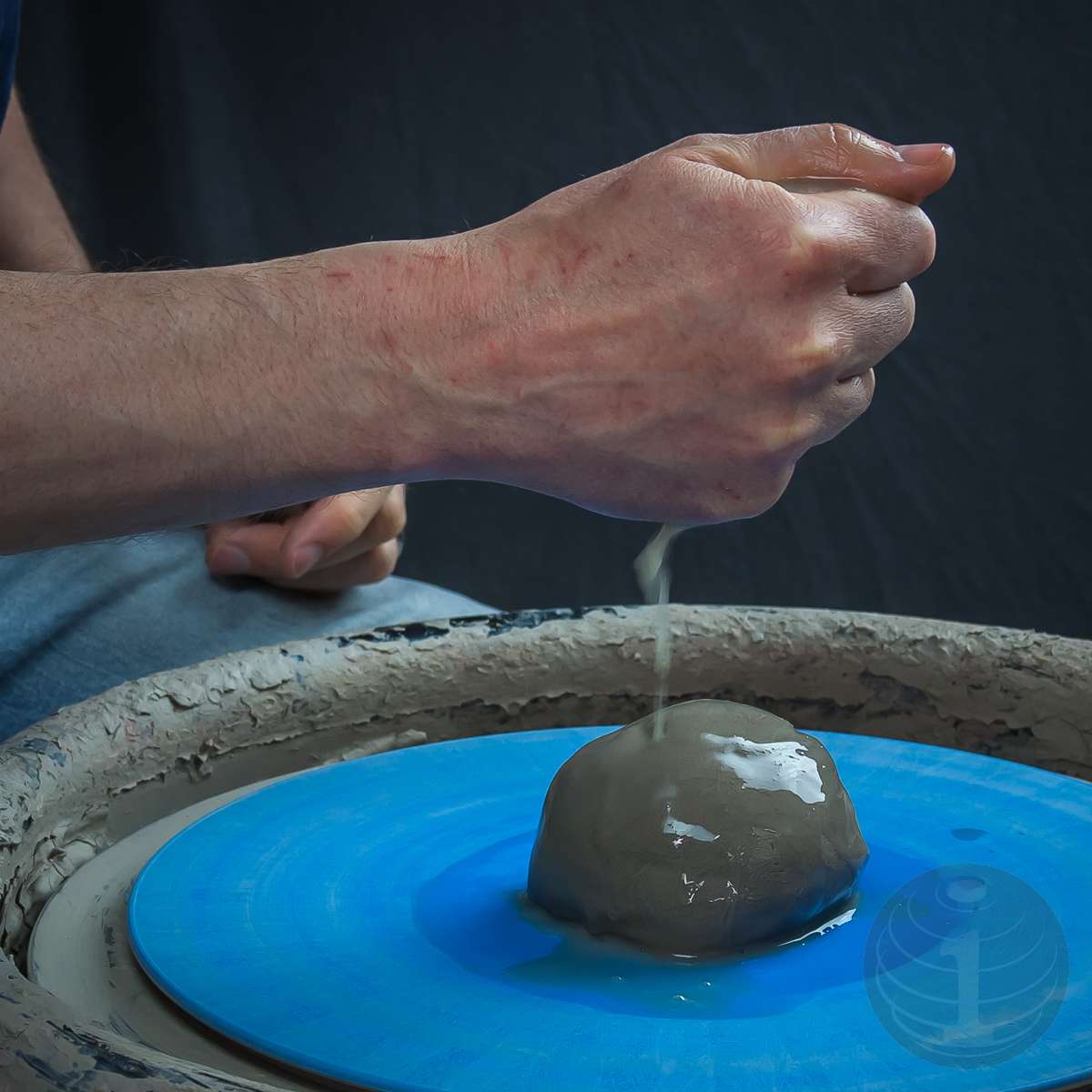 Throwing Pottery on a Pottery Wheel: Complete Beginner Guide